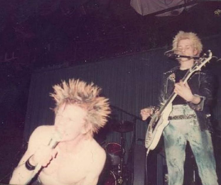 hardcore punk: Discharge - Live at The Music Machine London 1980 LP Bootleg