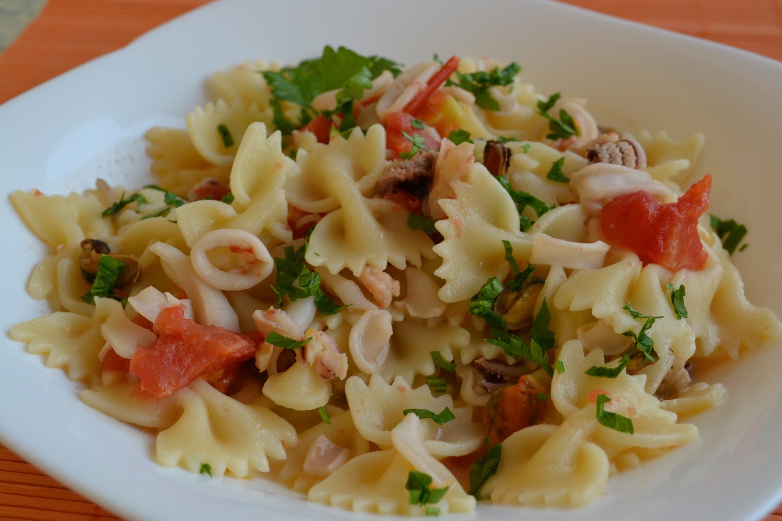 Myra's kitchen: Paste cu fructe de mare