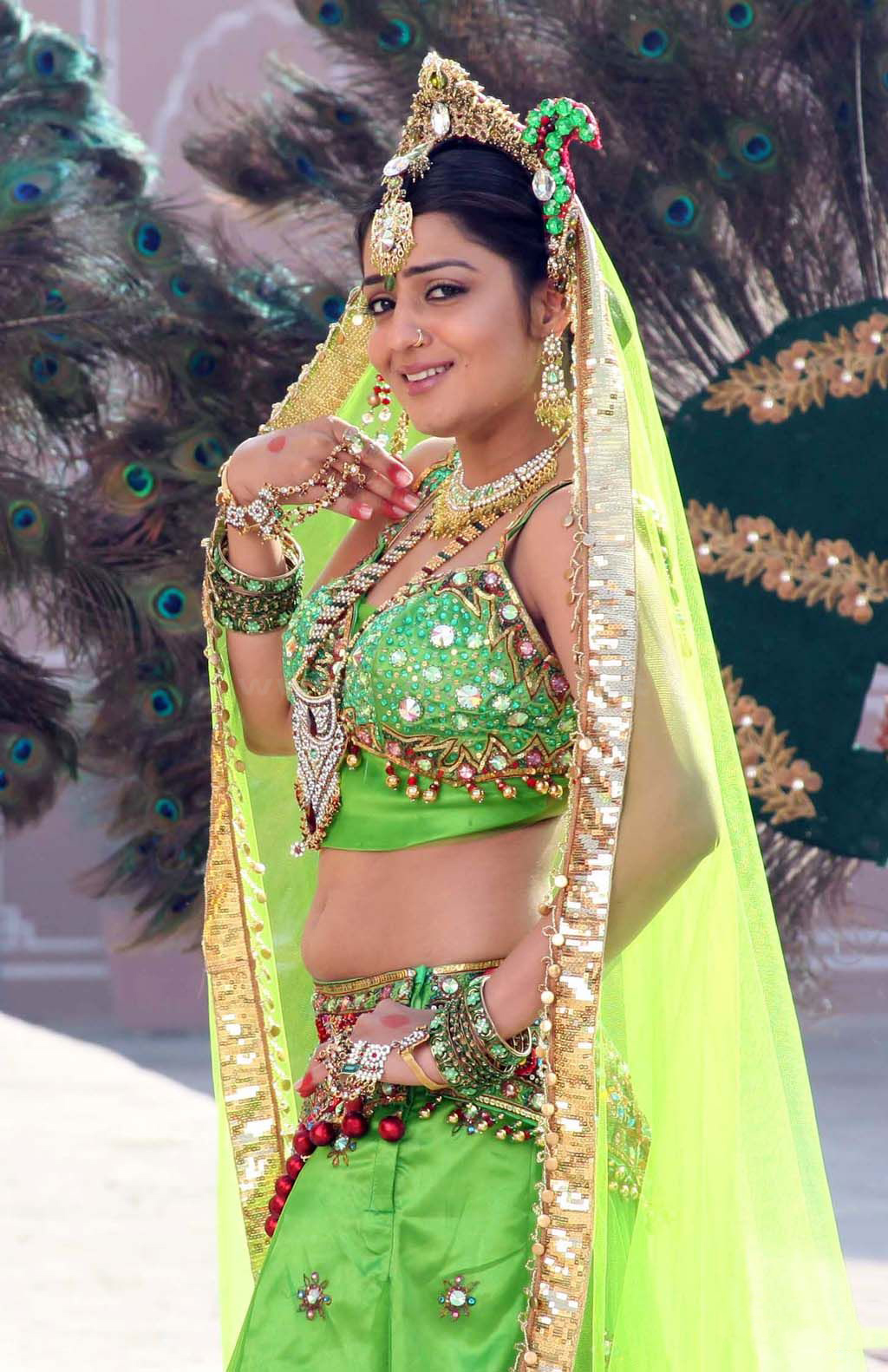 Nikitha Thukral Navel Showing Mind Blowing Pics In Hot Indian Ethnic ...