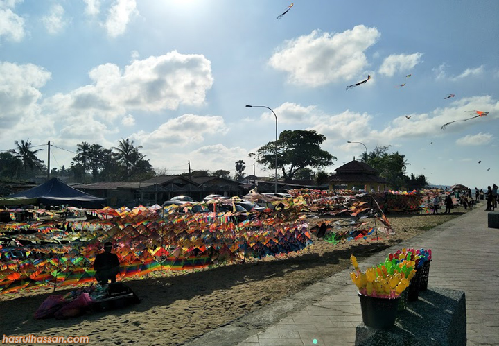 Bercuti ke Kota Bharu, Bersantai Petang di Pantai Cahaya Bulan