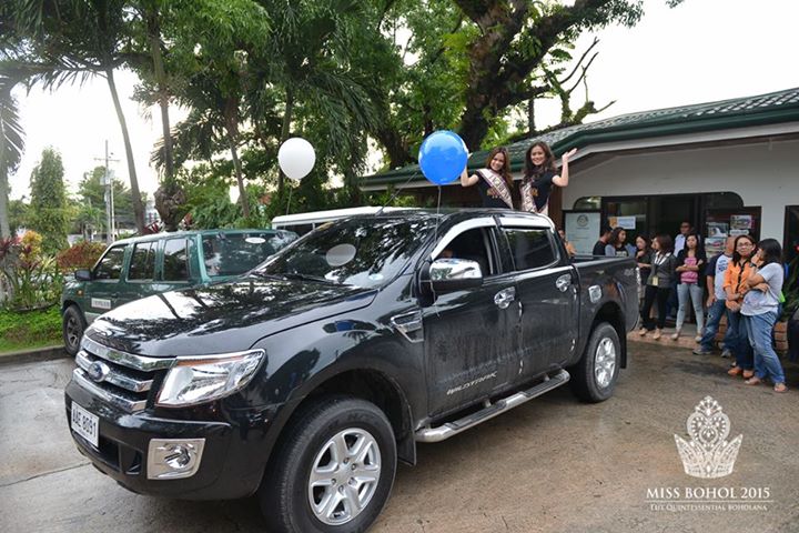 Bohol's Roving Eye: Ford During Miss Bohol 2015 Motorcade
