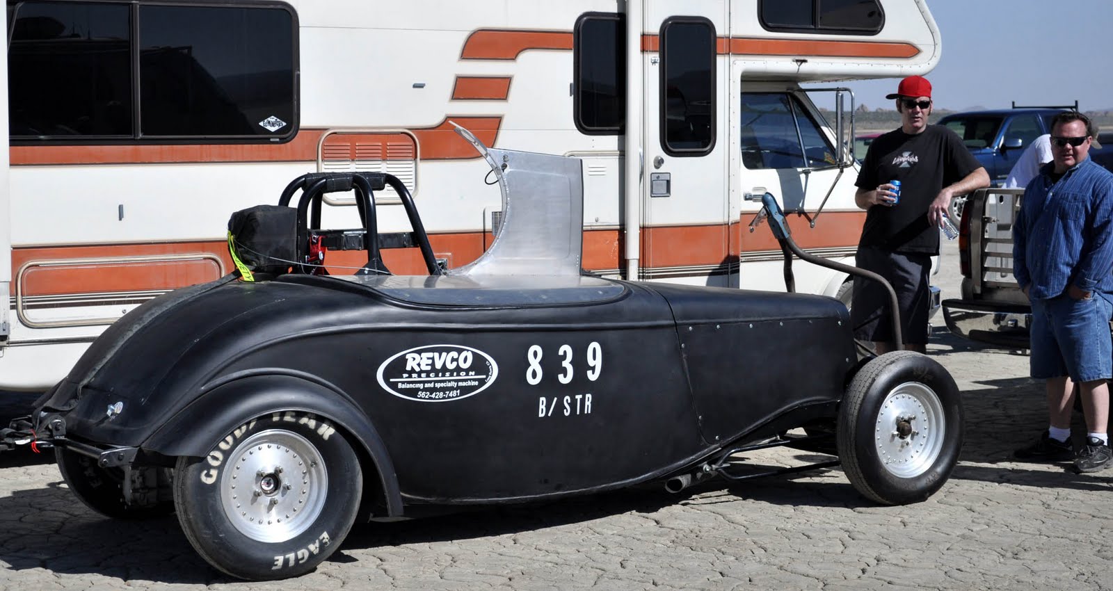 Just A Car Guy: May 14 2011 at El Mirage, dry lakes racing from start ...