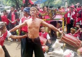 BUDAYA & TRADISI SENI DEBUS BANTEN ~ IndonesianAll