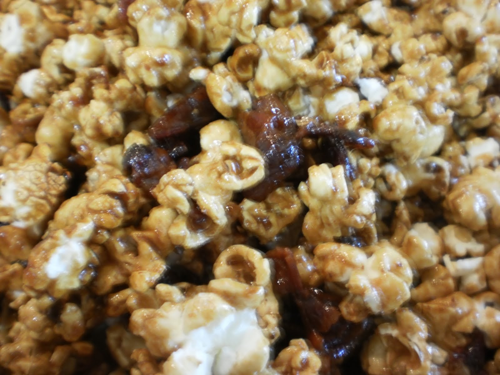 Michelle's Dinner Bell: Kahlua, Maple & Bacon Caramel Corn