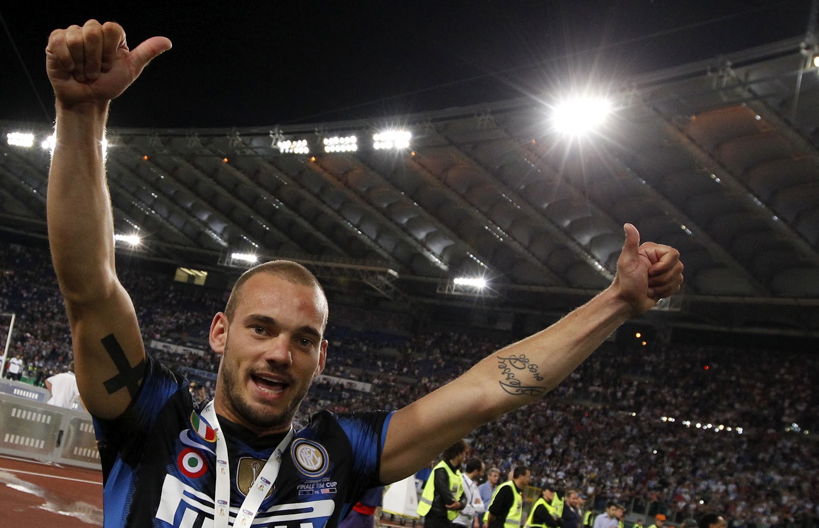 Wesley Sneijder Profile and Images | FOOTBALL STARS WALLPAPERS