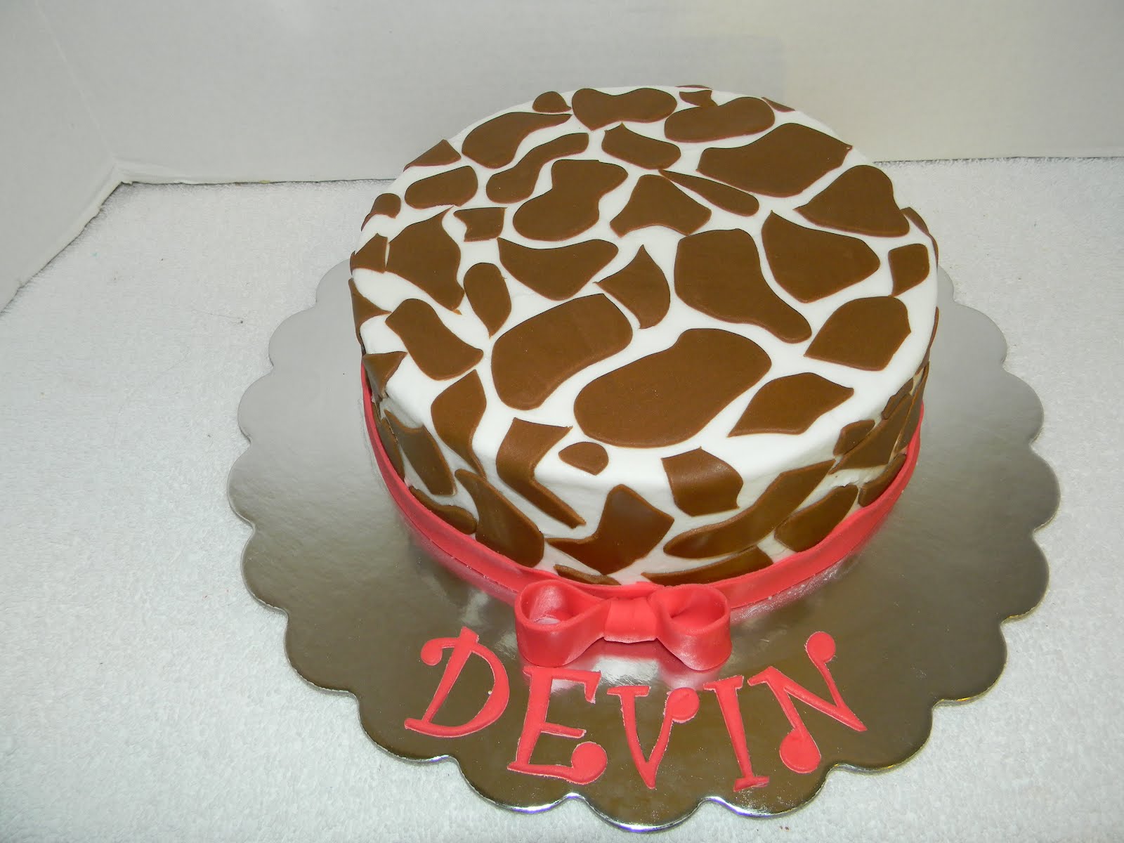 Custom Cakes by Christy: Giraffe Print Cake