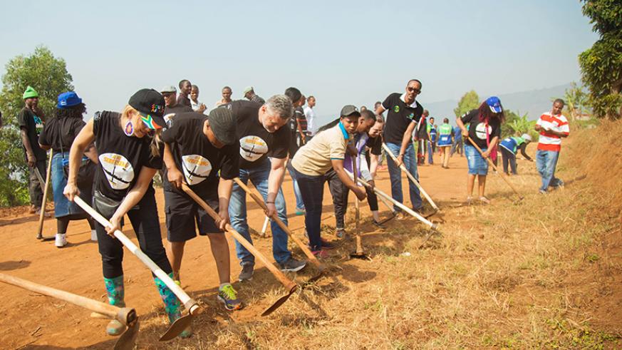 Encounter Rwanda: RWANDA'S DAY OF COMMUNITY CLEANING "UMUGANDA."