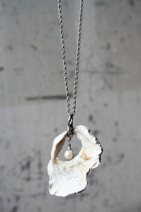 one off magazine: one artist > o-l-o-v-o