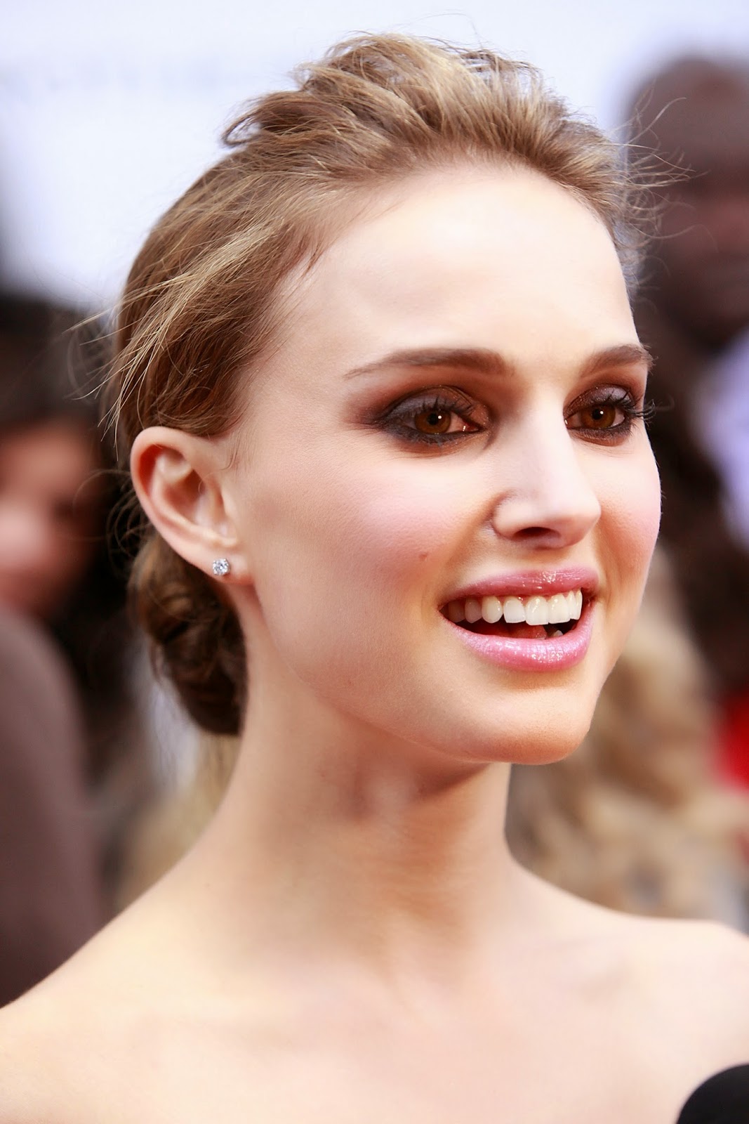 Film Stars world: Natalie Portman Profile and Pictures 2014