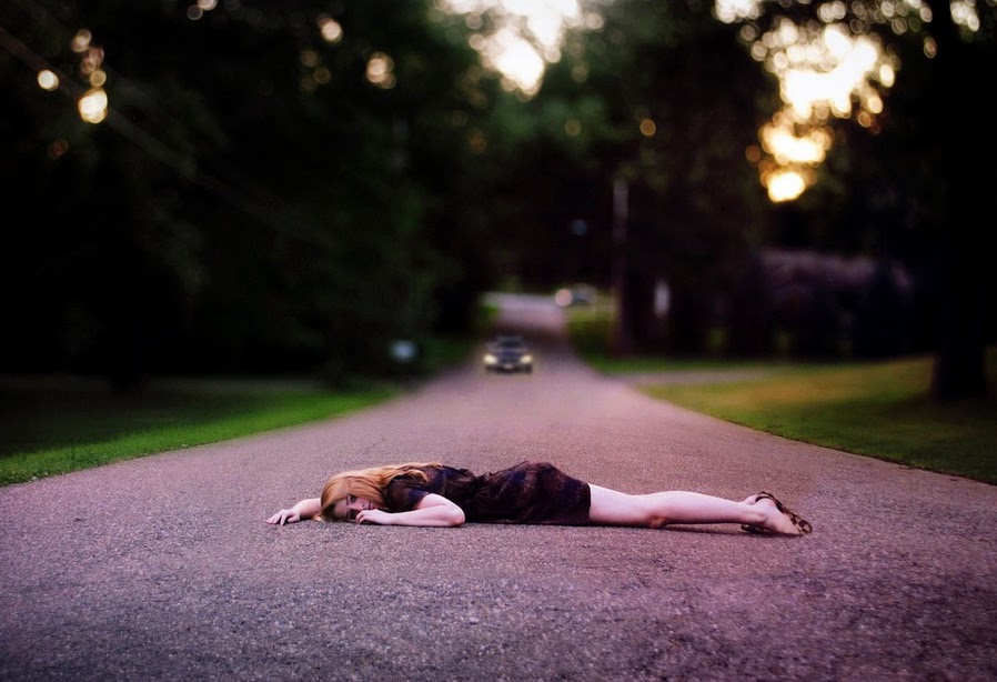 Σουρεαλιστικές φωτογραφικές αυτοπροσωπογραφίες της Rachel Baran ...