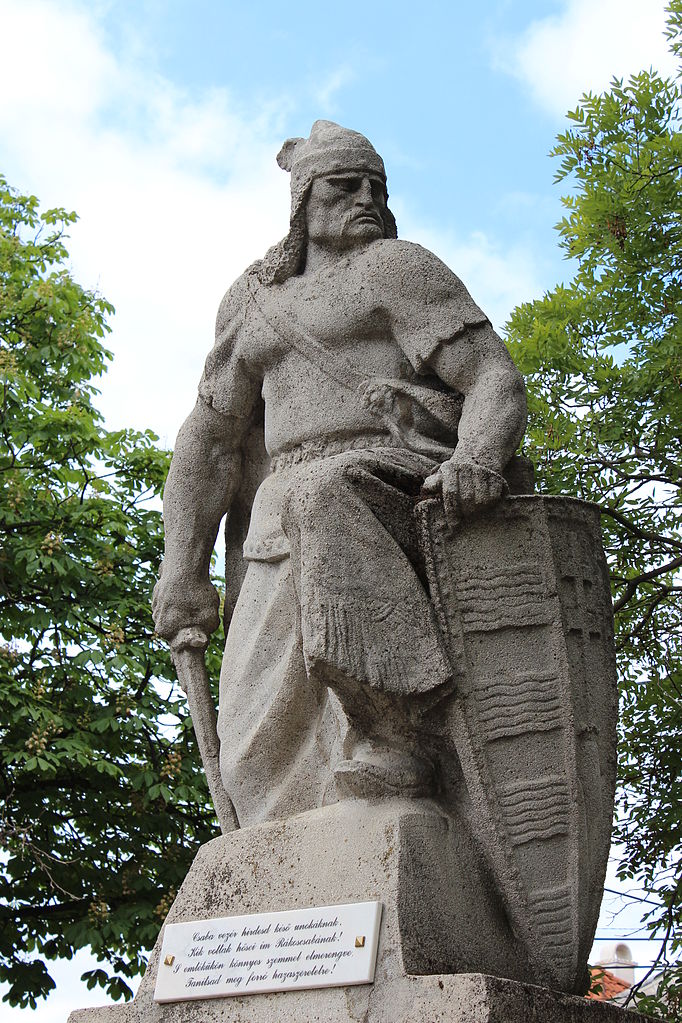 TRAS LAS HUELLAS DE HERÓDOTO. . . : PRÍNCIPE CSABA.