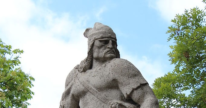 TRAS LAS HUELLAS DE HERÓDOTO. . . : PRÍNCIPE CSABA.