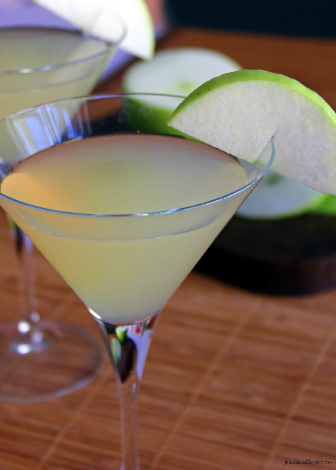 Jo and Sue: Appletini