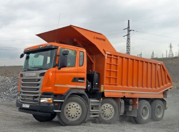 Gambar Dan Foto Truk Tronton Terbaru