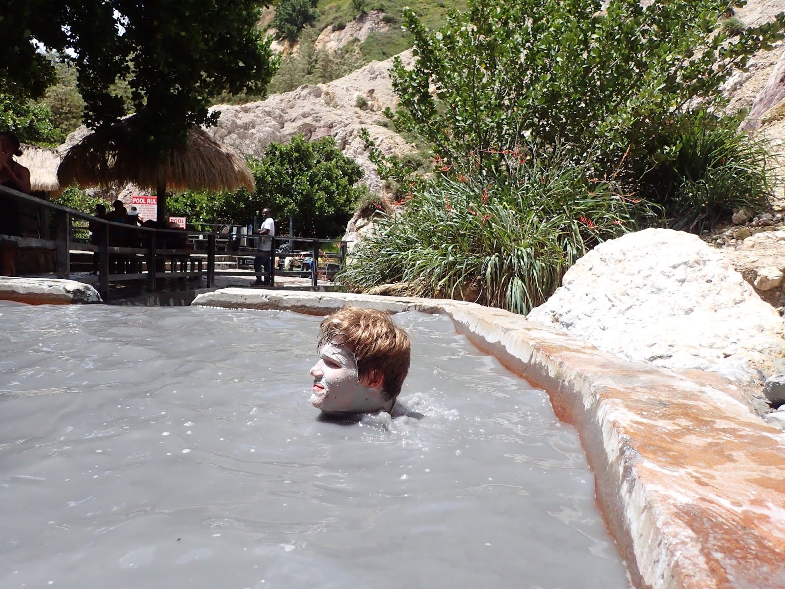 Things we did today...: Other People's Vacation Pics * The Tourist And ...