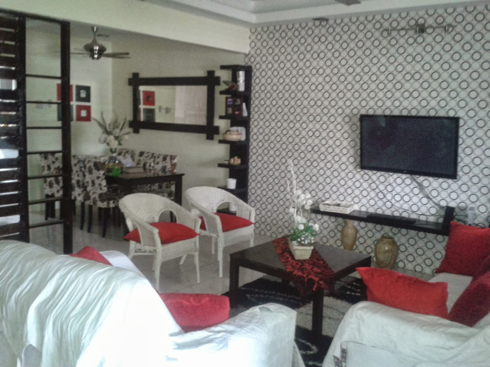 homelicious: before and after- ubah susun atur ruang tamu LAGI