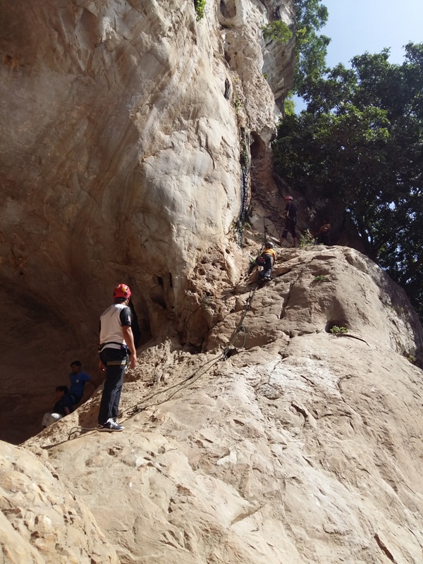 TRAVELOG: ROCK CLIMBING BUKIT KETERI PERLIS : Best jadi Spiderman