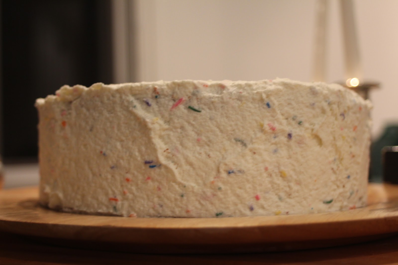 Julie Bakes: Funfetti cake with funfetti icing