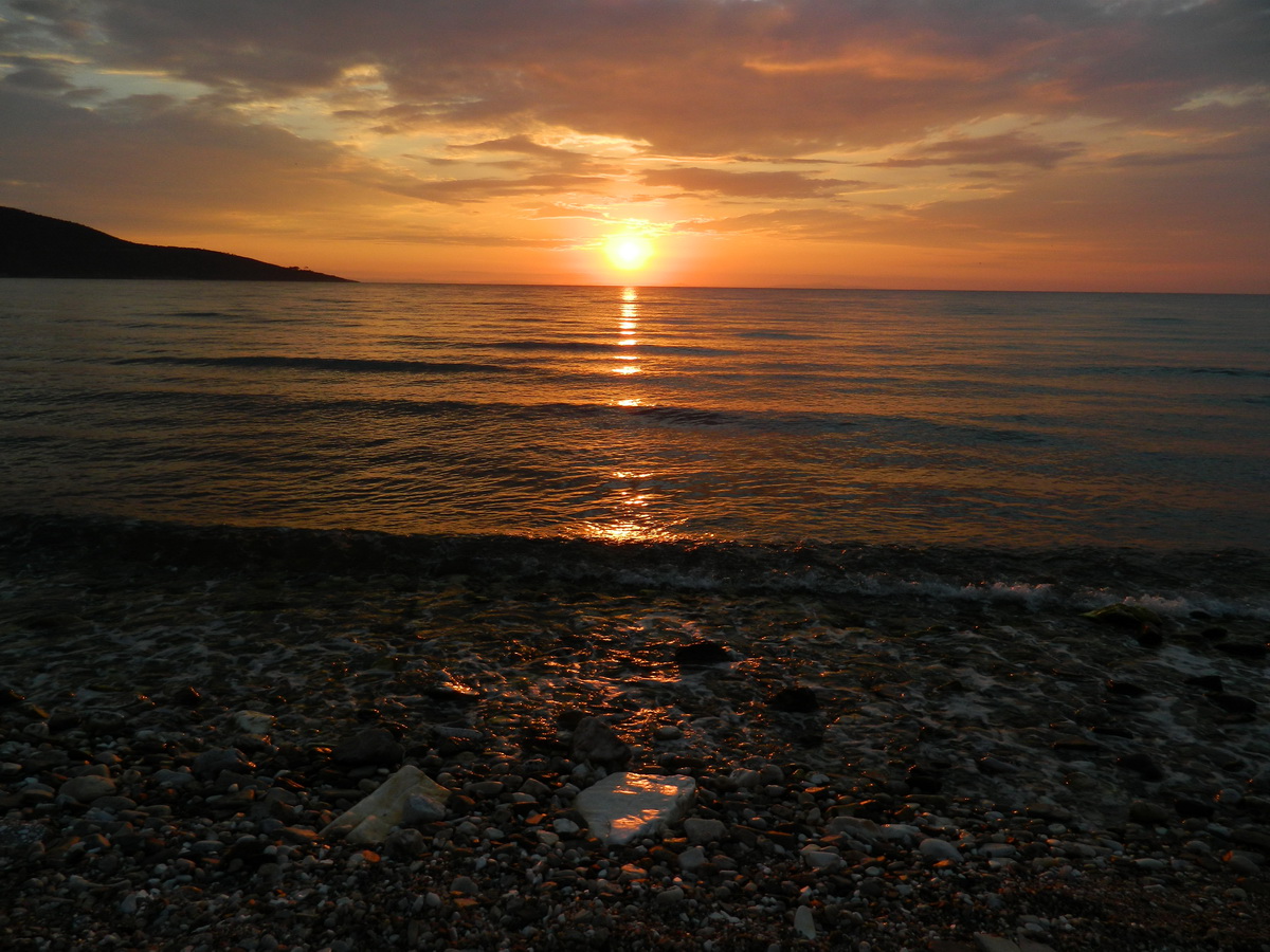 LA MULTI ANI, ROMANIA!: Rasarit