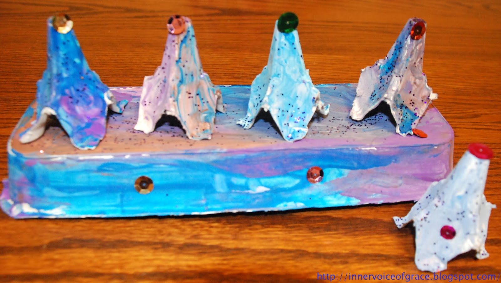 Poetic Mommy: Egg Carton Xmas Trees