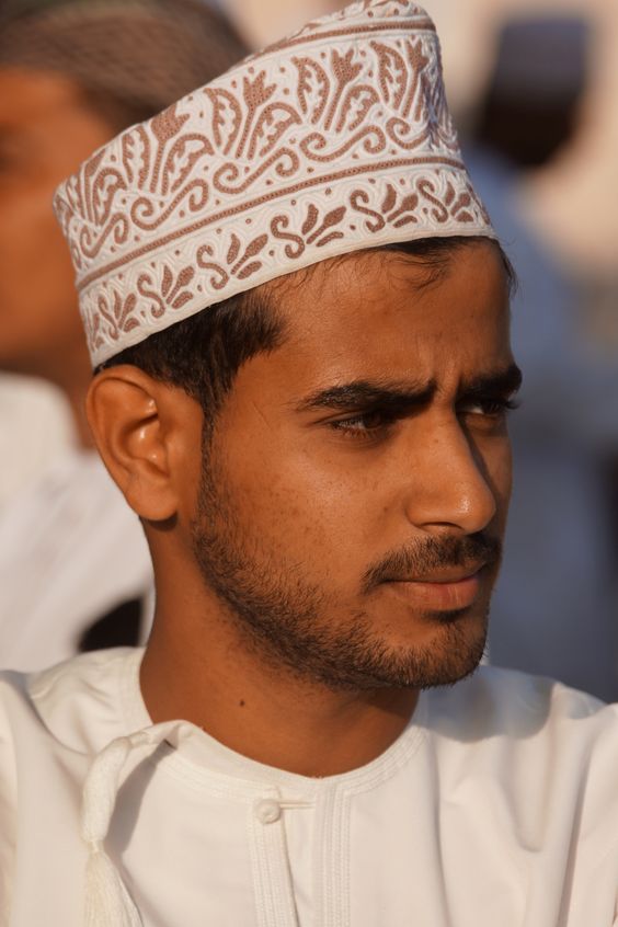 Oman's National Dress - HEARTC♡RE