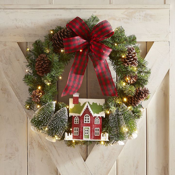 The Best Christmas Wreaths for Vintage and Farmhouse Style Decor ...