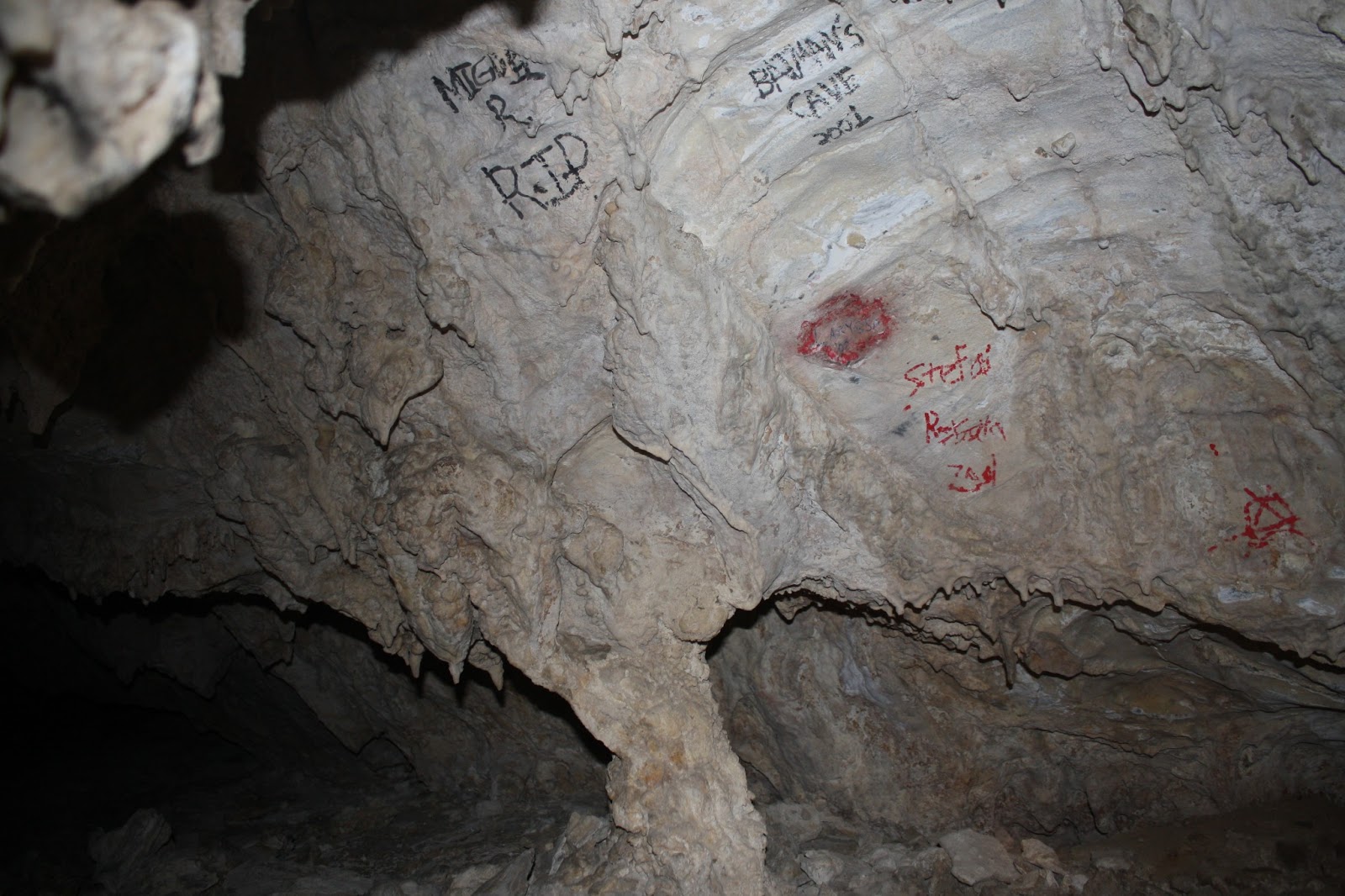 Trengies Travels: Packsaddle Cave Hike