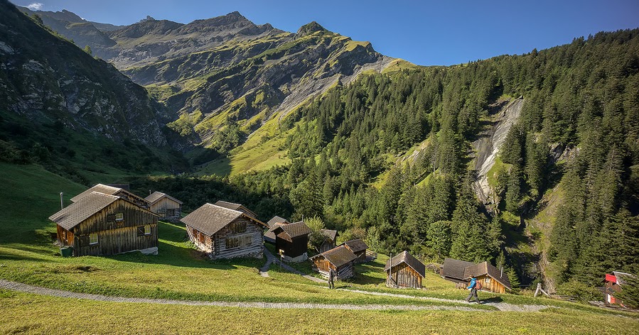 Vertical Tours: Mittaghorn 2415 m + Piz Grisch 2898 m + Ofen 2873 m