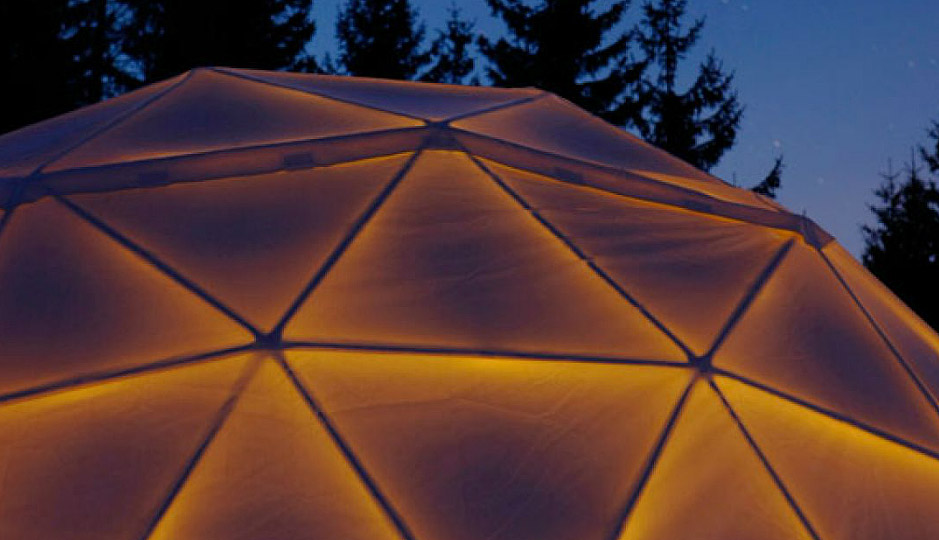 If It's Hip, It's Here (Archives): Luxury Igloo Pods and Private Skiing ...