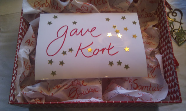 Kunsten at pakke en gave: Bestillingsopgave: Juleindpakning af et ...