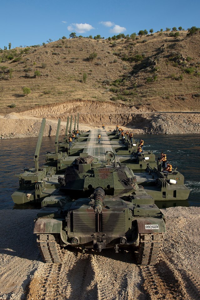 Turkish FNSS Armoured Amphibious Assault Bridge | Global Military Review