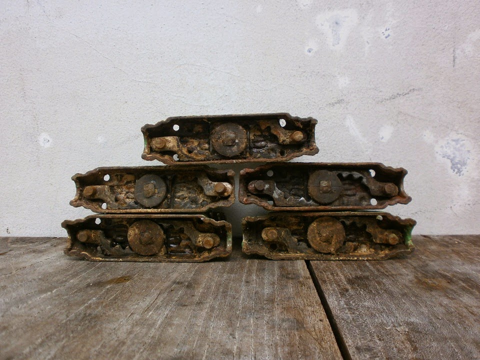 Antikpisan: 5 Buah Spanyolet Antik Full Ukir Motif Art Nouveau