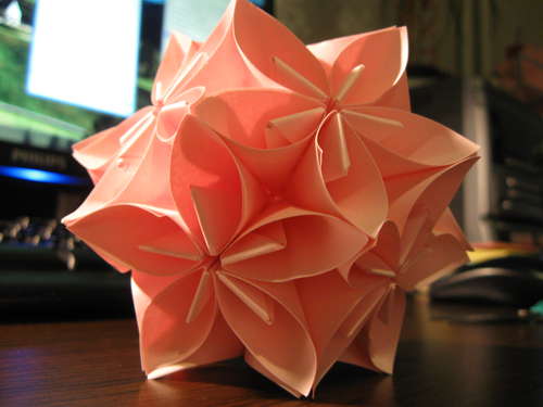 Cum facem? Pas cu pas!: Cum facem un buchet de flori origami?
