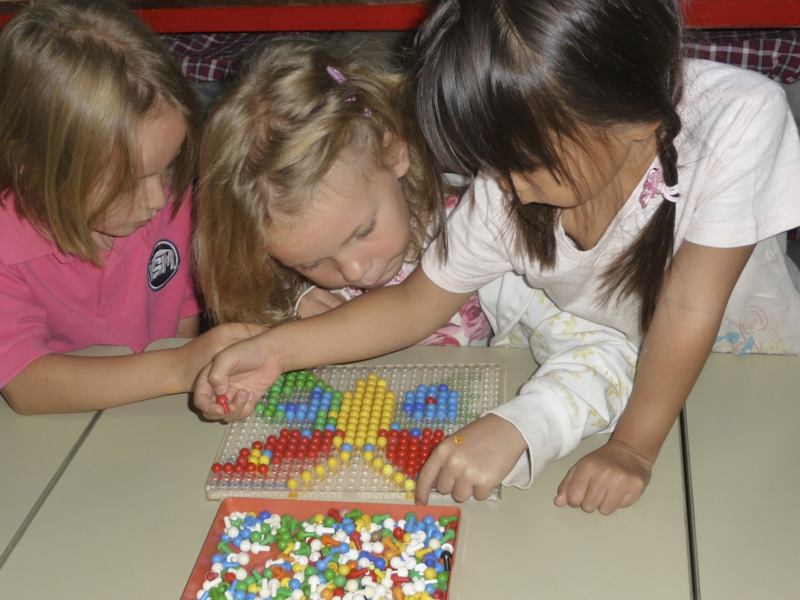 De Mello Teaching: Pegs and Pegboard