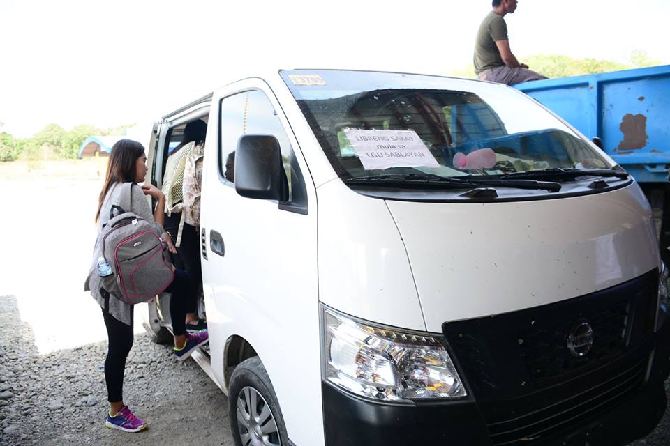 Mindoro Smorgasbord: Decorum on Colorum: The Passenger Vans in ...