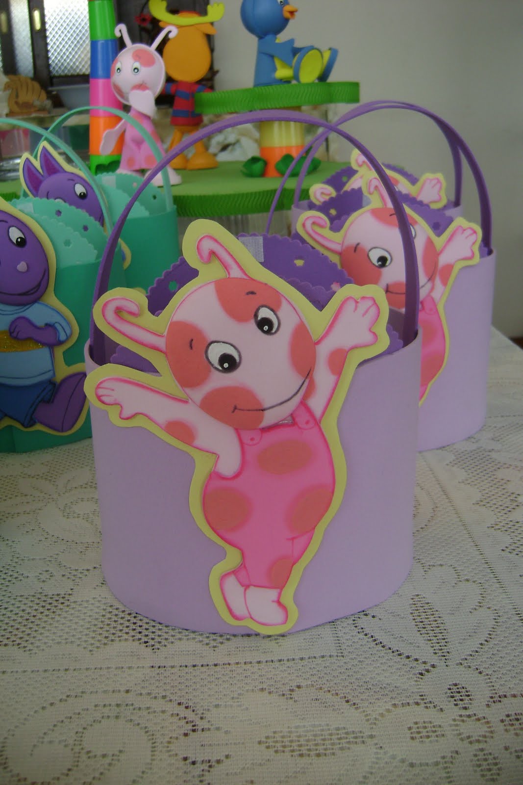 Detalles Isabel: cotillon backyardigans