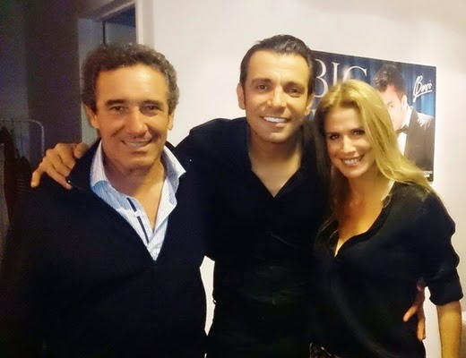 FLAVIA:MARTIN BOSSI RECIBIO A FAMOSOS EN EL TEATRO