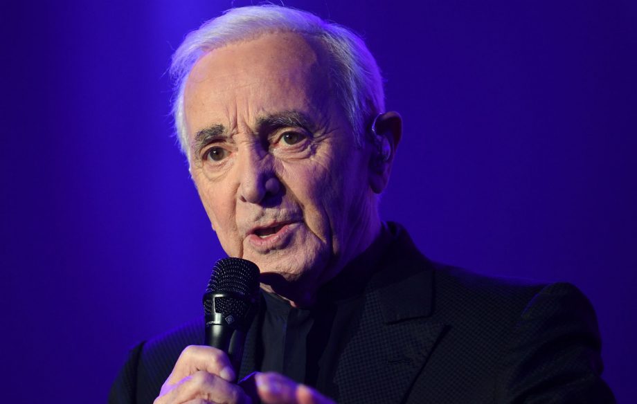 fragmentos da noite com flores: Charles Aznavour : tributo intimista no ...