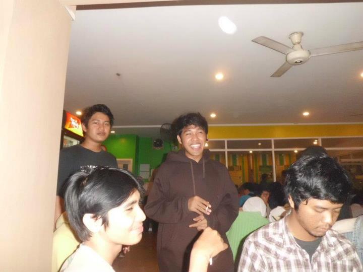 Buka Puasa Bersama Alumni SMP 194 di Pecel Lele Lela | PATRIOTISME ...