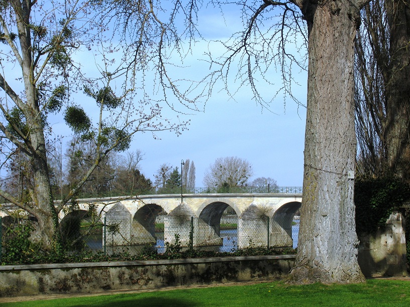 Loire Valley Experiences: A walk around... Descartes