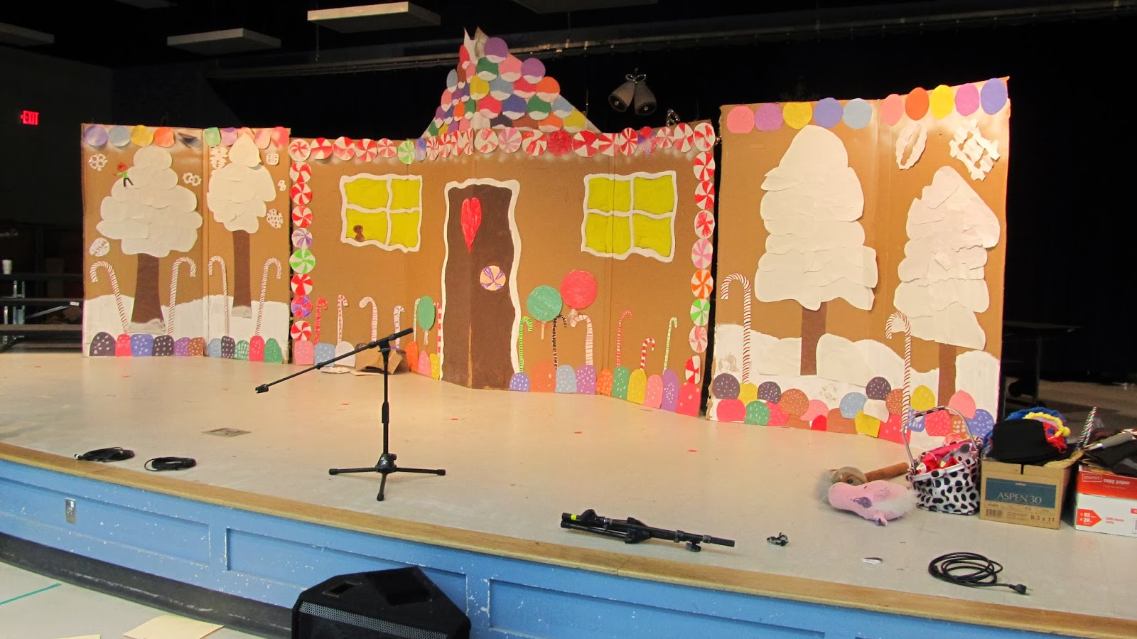 Apples and Brushes: Gingerbread Reader's Theater