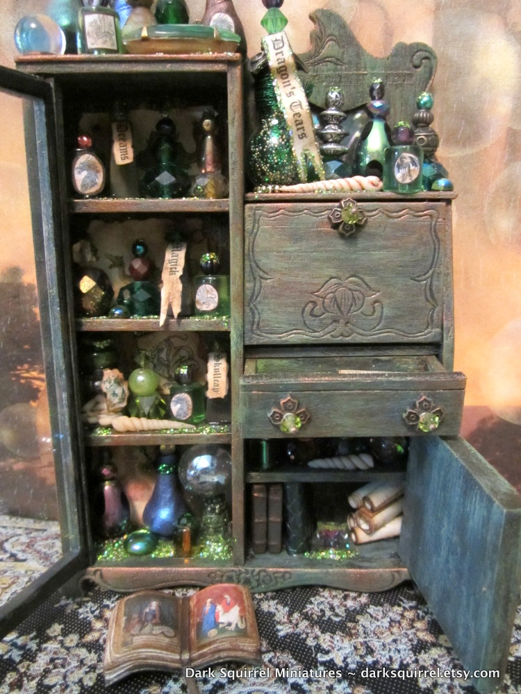 Dark Squirrel's Miniature Asylum ~: A Wizard's Study