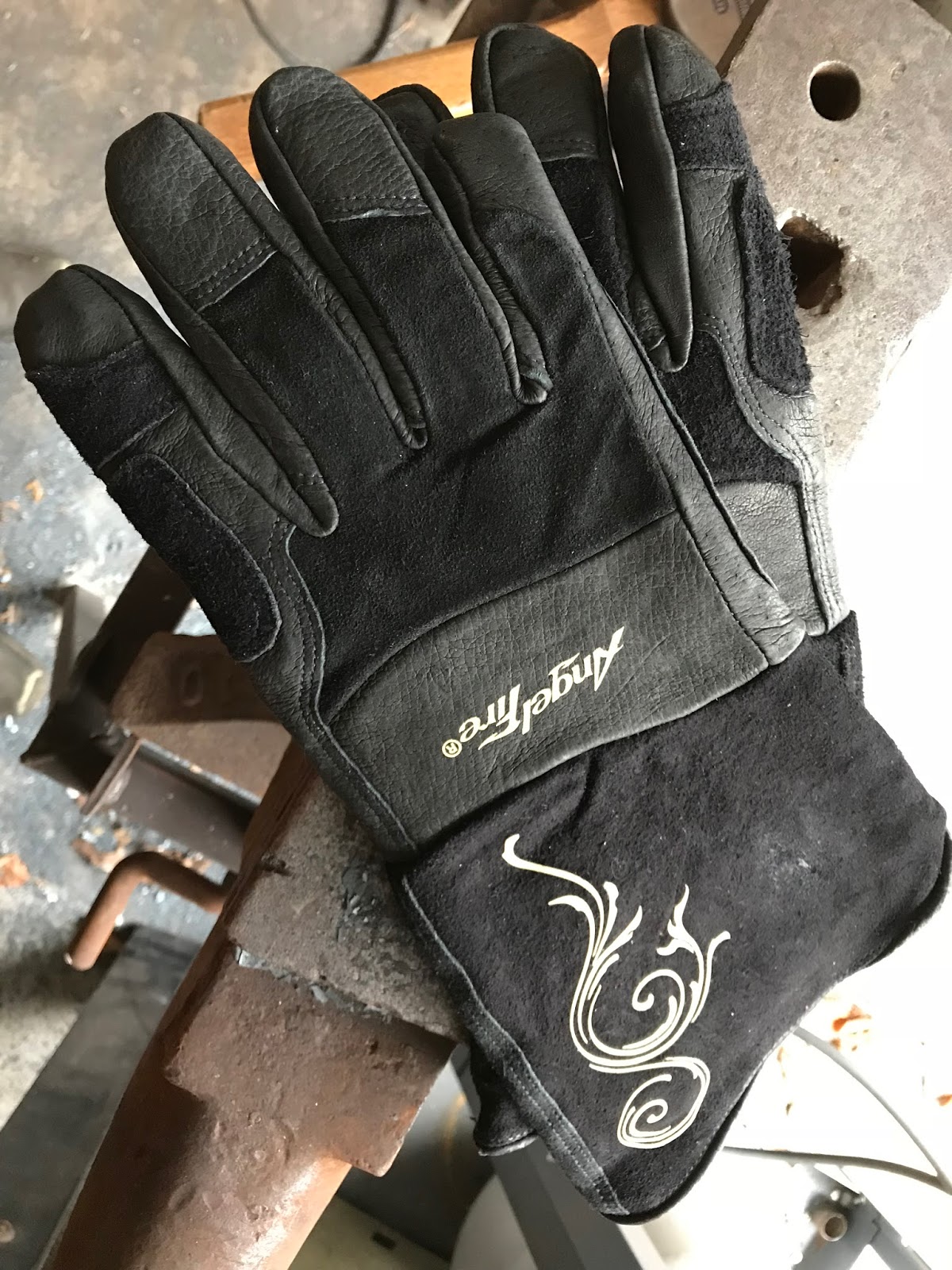 New Blacksmithing Gloves - NaBloPoMo Day 22