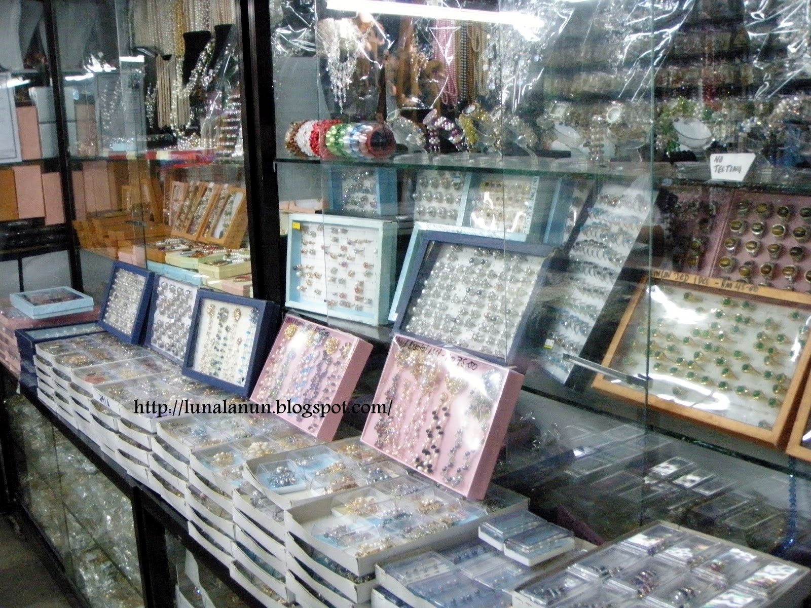 Pasar Kraftangan Kota Kinabalu - Syurga Membeli Belah Barangan ...