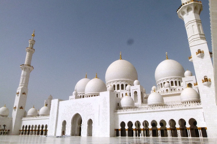 the viewing deck: Abu Dhabi's Grand Mosque and the Leaning Tower