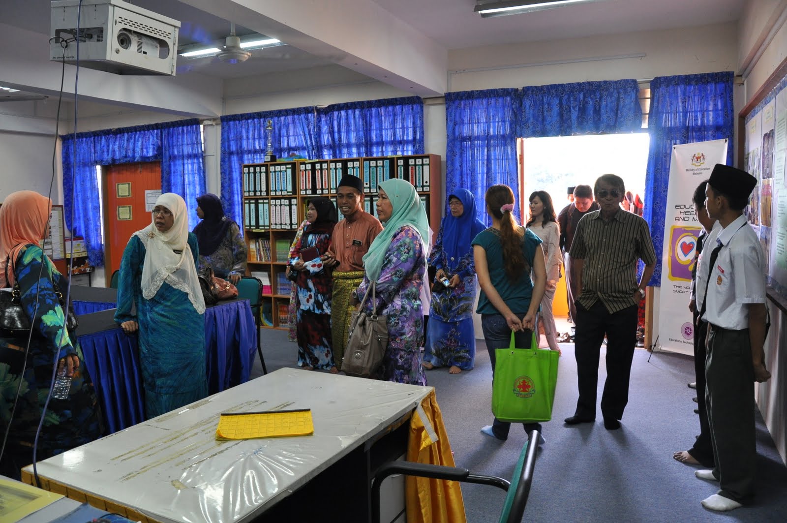 SMMG: Lawatan Ke SMK Pantai WP Labuan