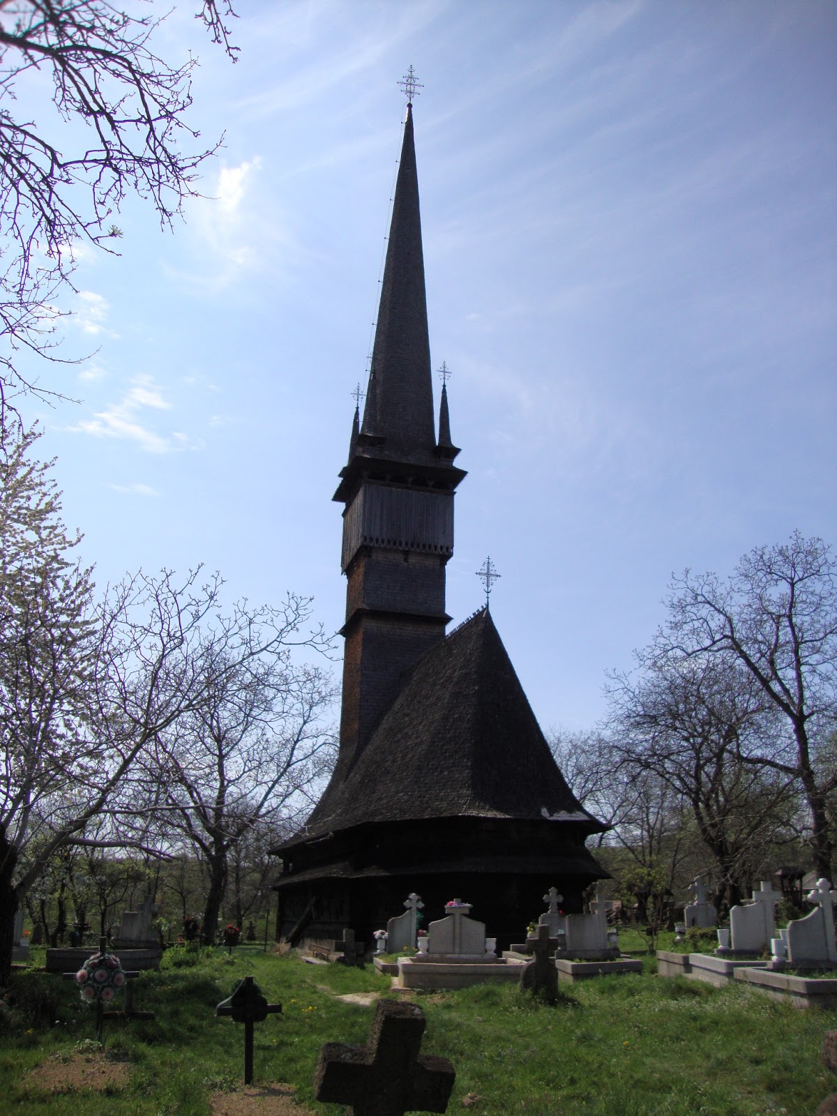 TUDOR PHOTO BLOG: Maramures,Romania - Biserica de Lemn din Surdesti ...