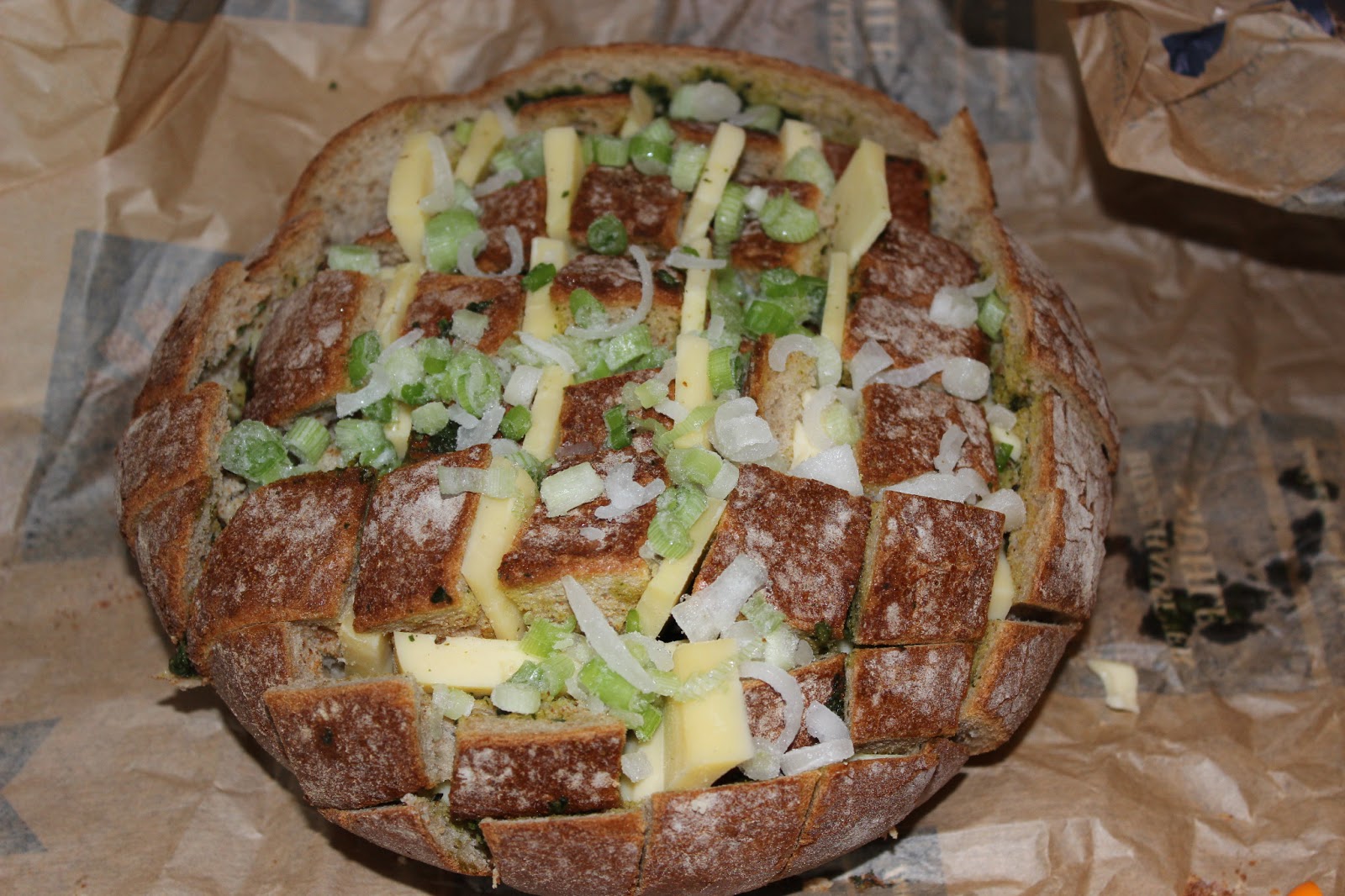 KleiKo´s Welt: Knusperbrot mit Käse und Pesto *lecker*