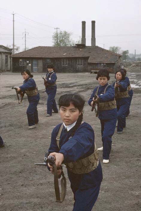 Color Photos of Daily Life in China in the 1970s ~ Vintage Everyday