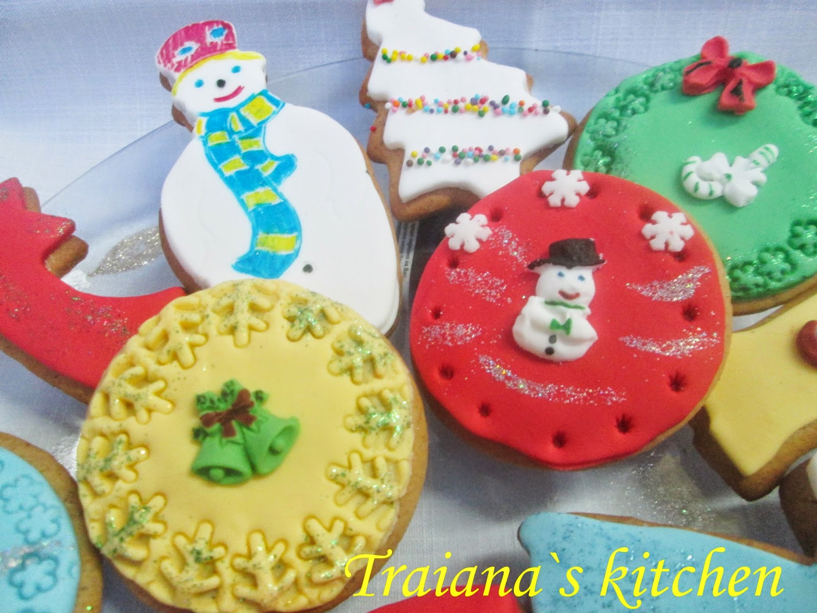 Вълшебства в кухнята: Как да си направим коледни ефектни меденки у дома...